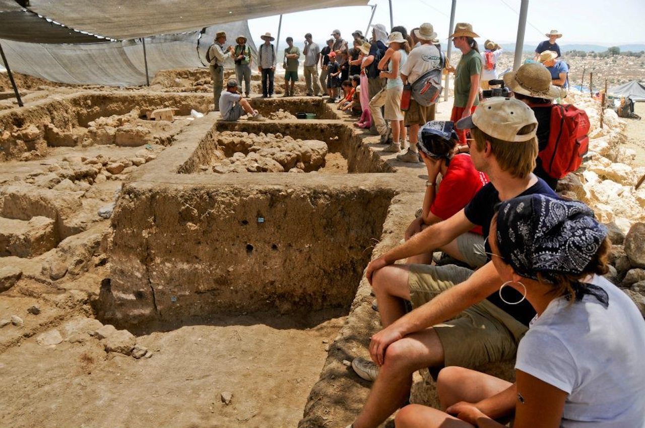 Different Job Roles for An Archaeologist - CareerGuide